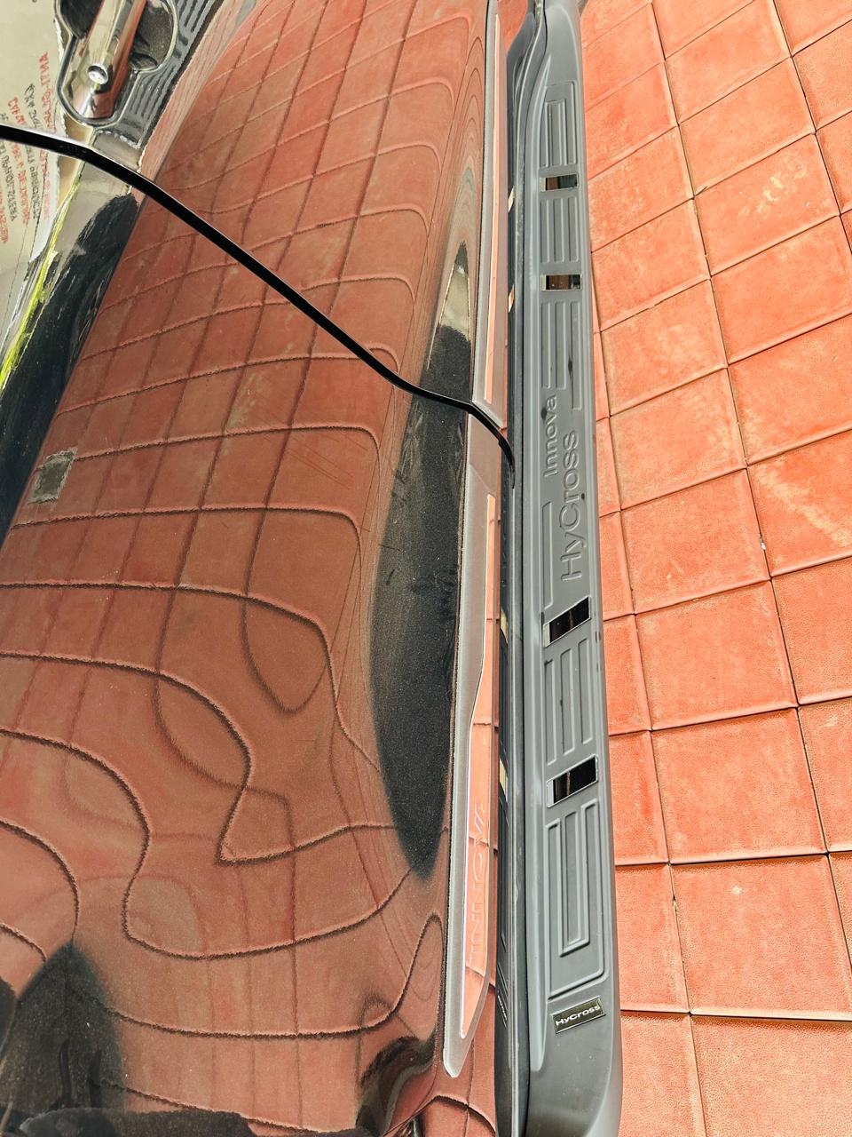 Footstep -Innova Hycross - TheCarNext