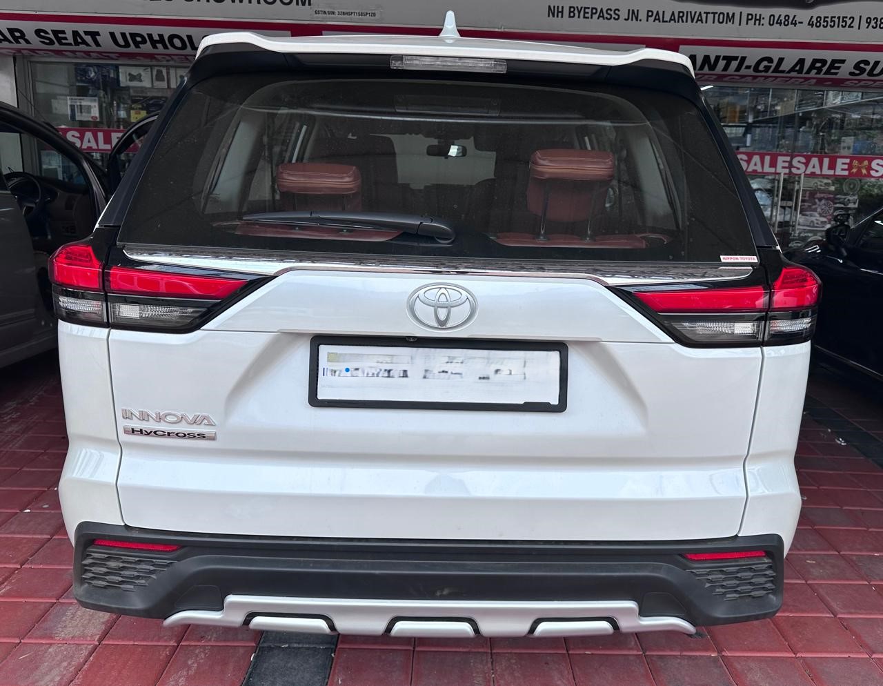 Innova Hycross Rear Addon - TheCarNext